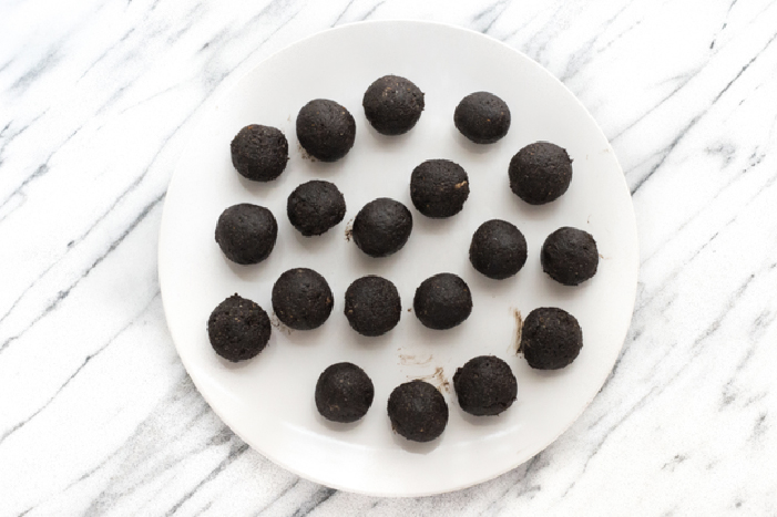 Quick & Easy No-Bake Cacao-Dusted Truffles | Danette May